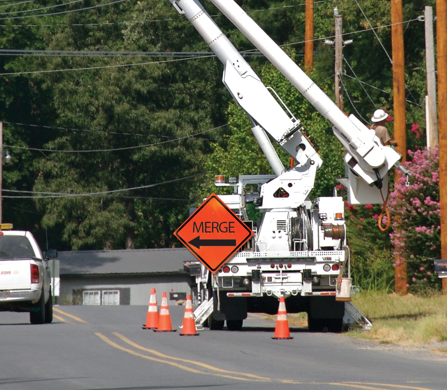 Vehicle Mount Sign Holder – MDI Traffic Control Products